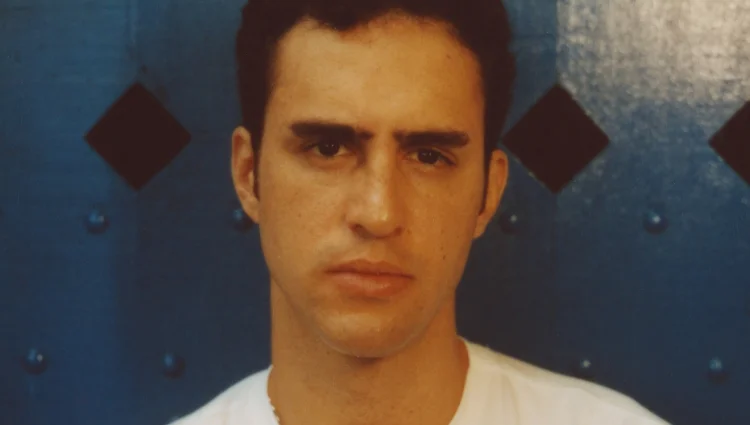 Zeca Veloso: 7 curiosidades sobre a carreira do filho de Caetano Veloso