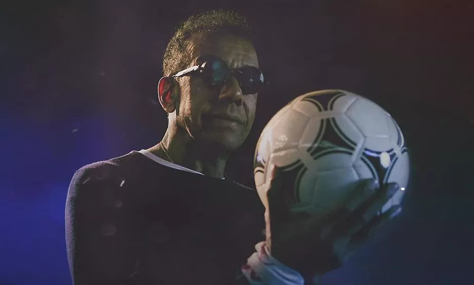 Você sabia que Jorge Ben Jor fez música para dois astros do futebol?