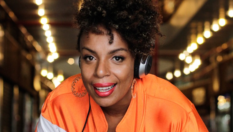 Unindo o hip hop ao empreendedorismo, DJ Vivian Marques é criadora de diversos projetos de ...