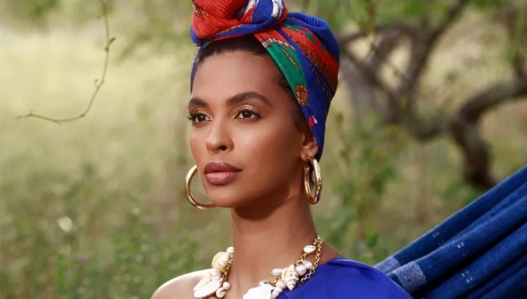 "Para me entender, eu precisava sempre retornar para essa raíz." diz ...