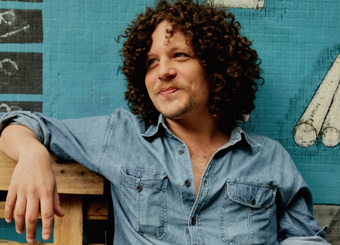 Chico Chico lança “Estopim”, 2º álbum que assina sozinho, pela Deckdisc ...