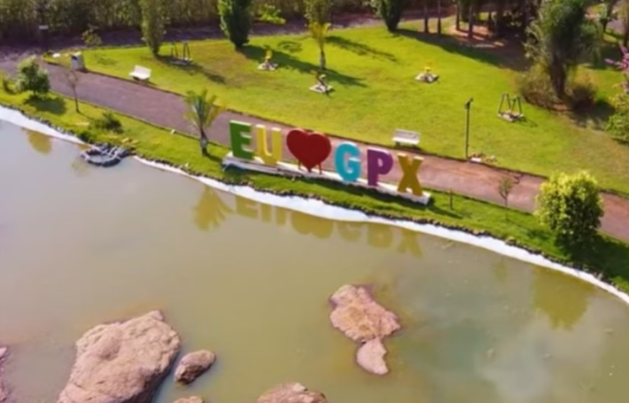 Chico Chico: saiba mais sobre a carreira do filho de Cássia Éller