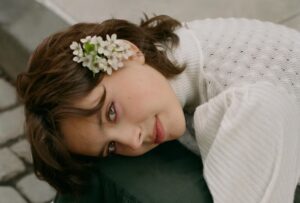 Flor Gil anuncia turnê no Brasil para divulgar álbum de estreia ...