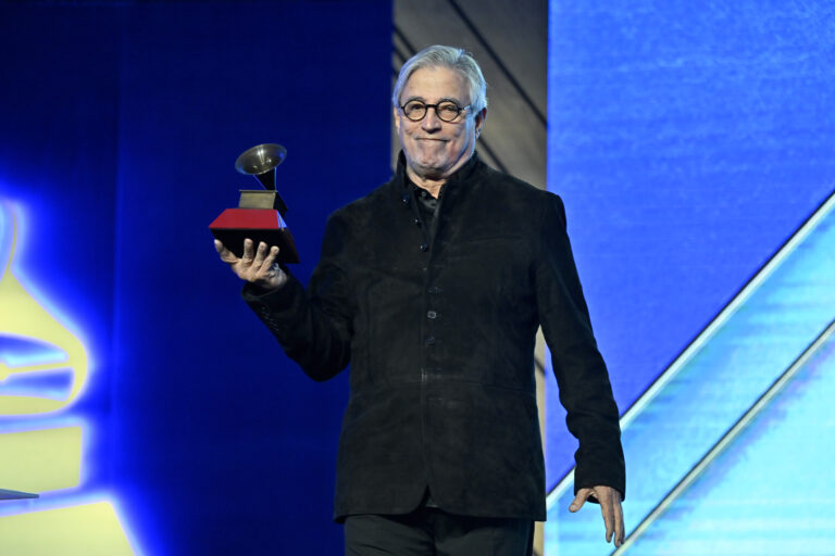 Grammy Latino homenageia Ivan Lins com Prêmio à Excelência Musical em Las Vegas - Novabrasil