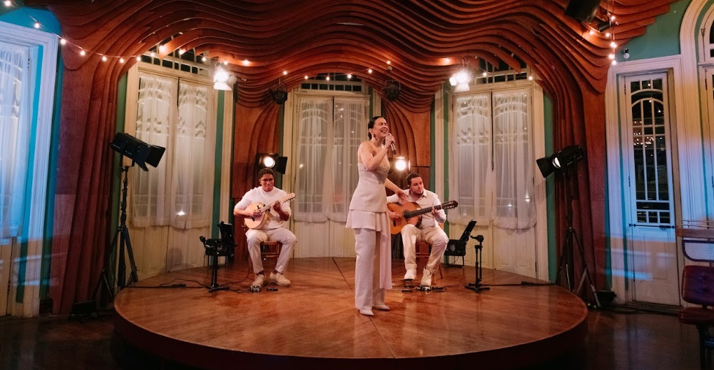 Roberta Sá volta aos palcos com “Tudo Que Cantei Sou” - THMais - Você ...